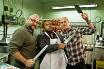 Roger Mooking Can Fit His Whole Hand Into His Mouth | Foodists - Foodists